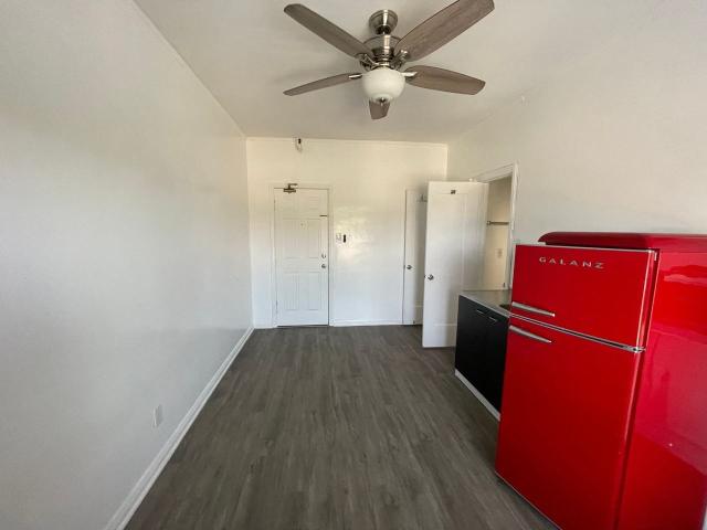 Toberman Apts. Studio Apartment for Rent at 1411 Toberman St, Los Angeles, CA 90015 Pico Union