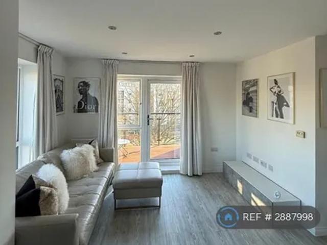 Todd Close, Borehamwood, WD6 1FT, United Kingdom | 2 bed apartment for rent #167775367 | Rentberry