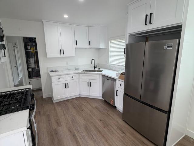Toluca West: Brand new unit with backyard!
