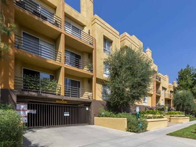 Toluca Terrace Apts. B2