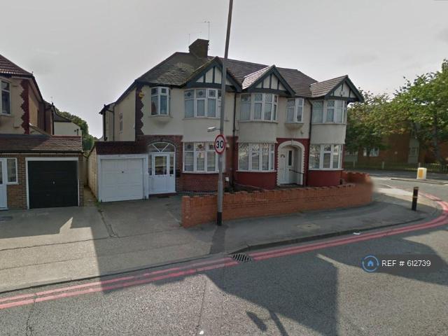 Tolworth Rise South, Surbiton, KT5 3 bed semi detached house to rent £2,300 pcm £531 pw