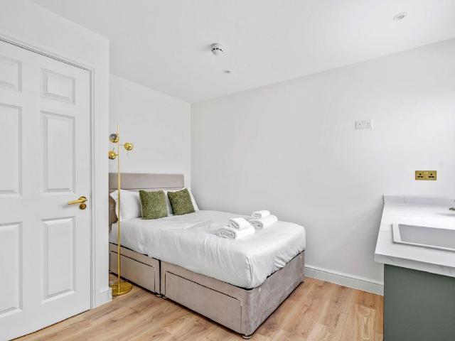 Tolcarne Drive, Pinner HA5, Studio to rent, £1,100 pcm | PrimeLocation