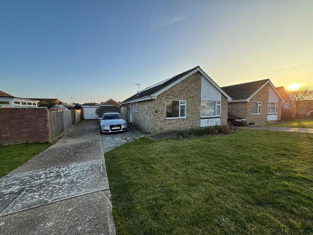 Tolkien Road, Eastbourne BN23, 2 bed detached bungalow to rent, £1,375 pcm | PrimeLocation