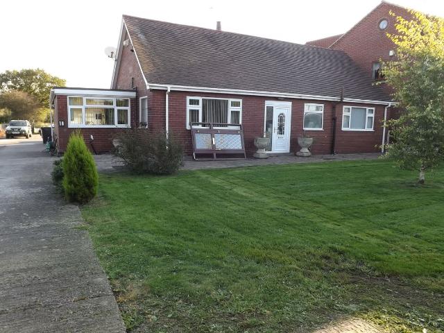 Toll Bar, Doncaster DN5, 3 bed bungalow to rent, £1,200 pcm | PrimeLocation