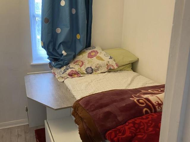 Tollgate Drive, Hayes 3 bed terraced house to rent £2,400 pcm £554 pw