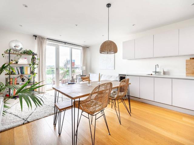 Tollgate Gardens, Kilburn, London NW6, 1 bed flat to rent, £2,600 pcm | PrimeLocation