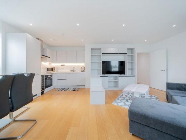 Tollgate Gardens, London NW6 2 bed flat to rent £3,100 pcm £715 pw