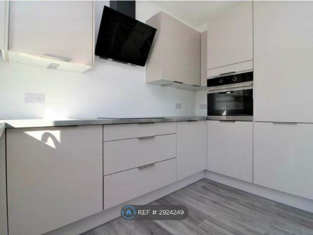 Tollgate House, Brooklands, Milton Keynes MK10, 2 bed flat to rent, £1,450 pcm | PrimeLocation