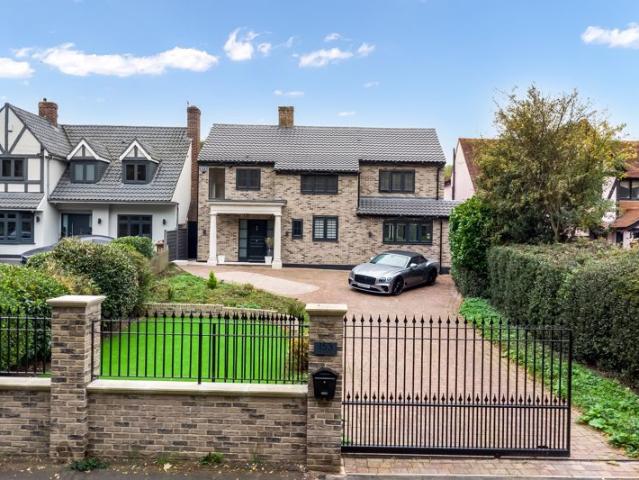 Tolmers Road, Cuffley EN6, 4 bed detached house to rent, £5,500 pcm | PrimeLocation