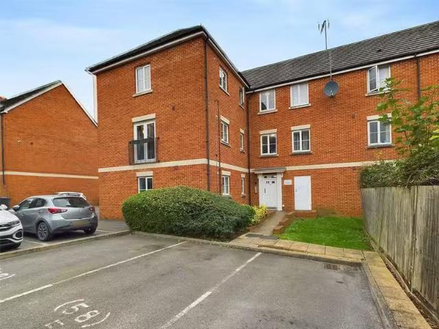 Tolsey Gardens, Tuffley, Gloucester. 1 bed apartment for sale.