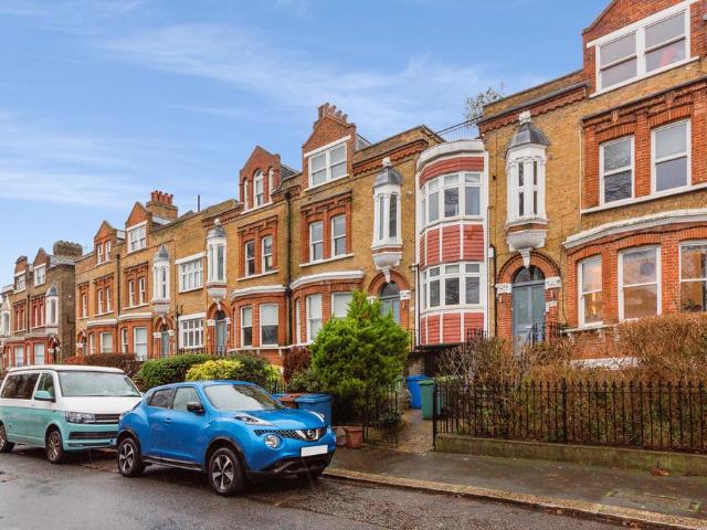 Top Floor, 24 The Gardens SE22 1 bed apartment to rent £2,000 pcm £462 pw