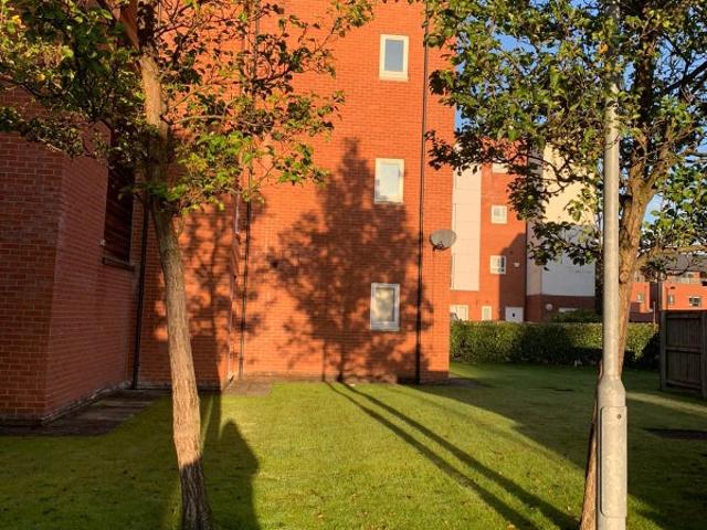 Top floor 2 bedroom flat West Didsbury