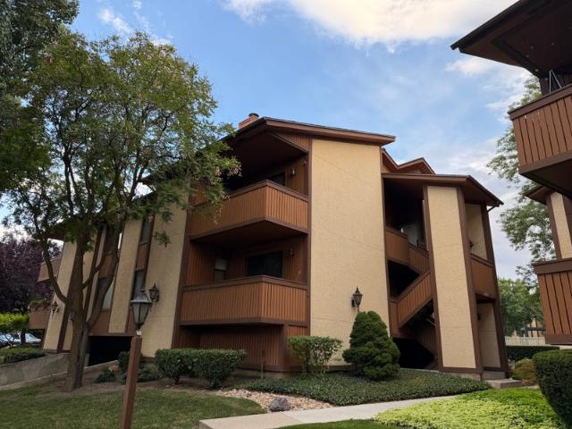 Top Floor Condo on the border of Midvale and Cotto