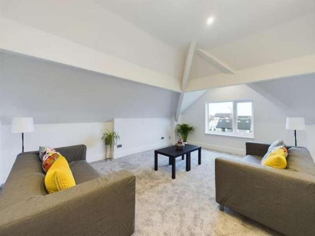 Top Floor Clifton Drive North, Lytham St. Annes, FY8
