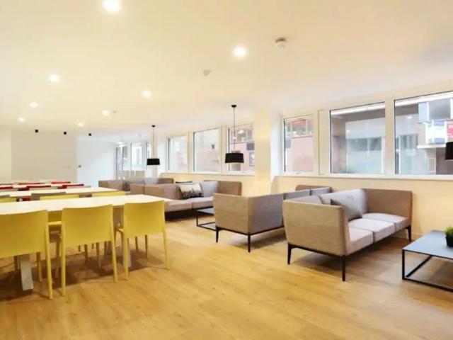 Top Floor Deluxe Studio