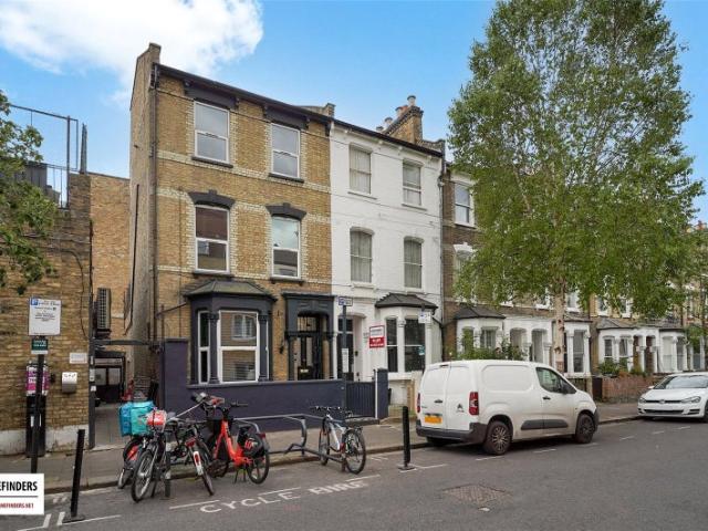 Top Floor Flat 3 Bedroom Flat N16