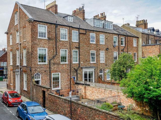 Top Floor Flat, The Mount, York YO24, 1 bed flat to rent, £1,000 pcm | PrimeLocation