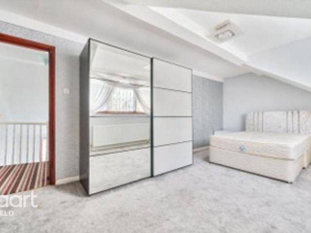 TOP FLOOR FLAT Russell Road, LONDON 3 bed apartment to rent £2,200 pcm £508 pw