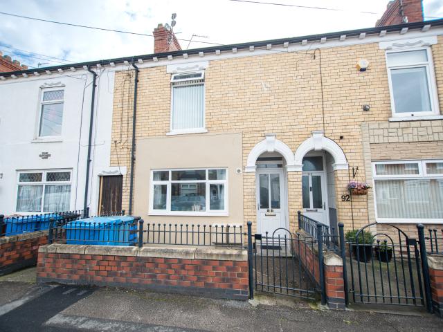 Top floor one bed apartment located between Anlaby Road and Spring Bank West