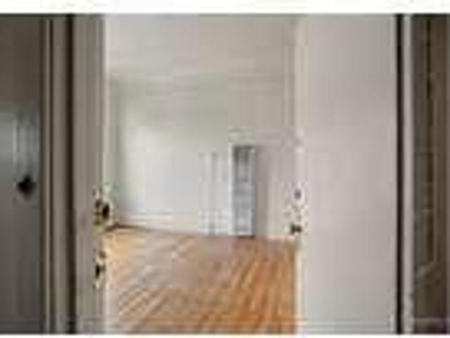 Top Floor Remodeled Prime Nopa Quiet Studio!