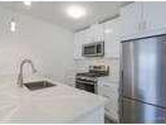 Top Floor Two Bed Two Bath Bernal Apt