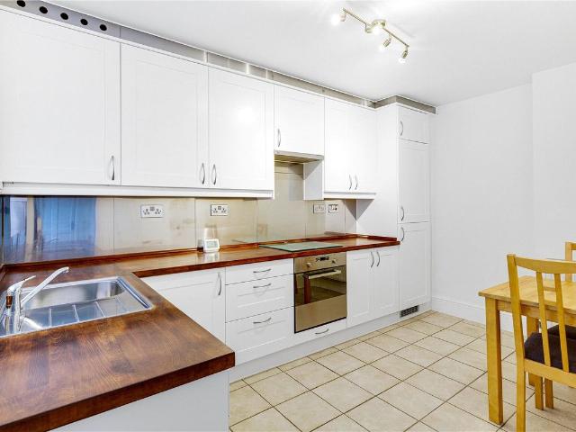 Top House Rise, London E4, 2 bed flat to rent, £1,750 pcm | PrimeLocation