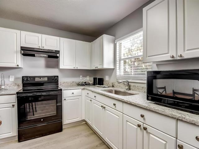 Top Host Updated East Tampa Home in Amazing Locati