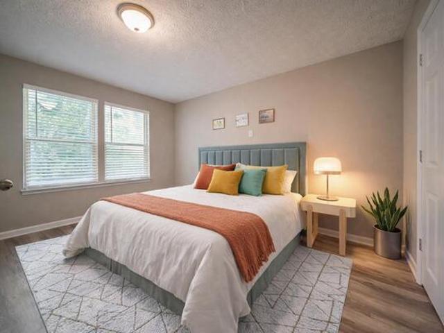 Top Host Comfortable Home with Spacious Yard & Nearby Parks