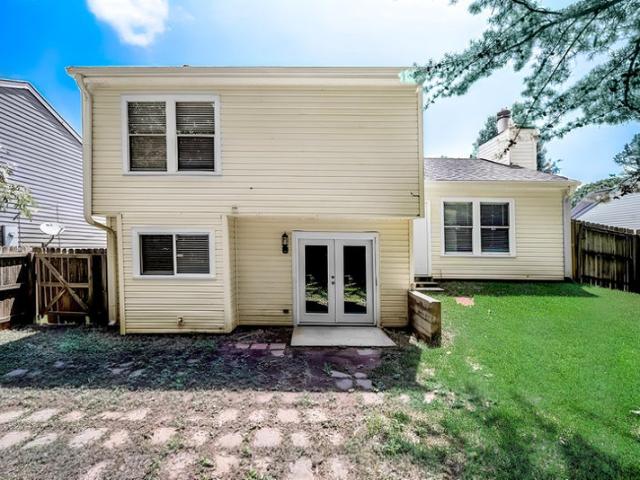 Top Host Comfy Home with Spacious Yard & Nearby Pa