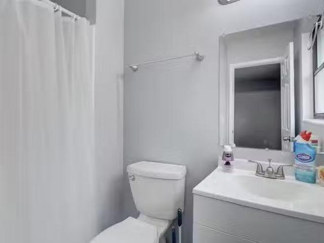 Top Host Friendly Neighborhood Living, Spacious Home Close to.
