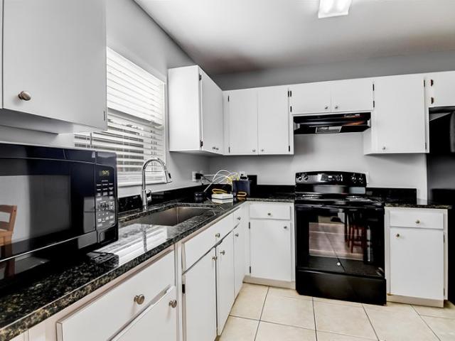 Top Host Modern Tampa Living Near Green Spaces & D