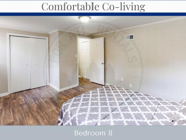 Top Host! Renovated Stone Mountain home, short walk to bus, quiet neighborhood!