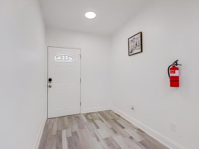 Top Host Relaxed Tampa Living with Furnished Space