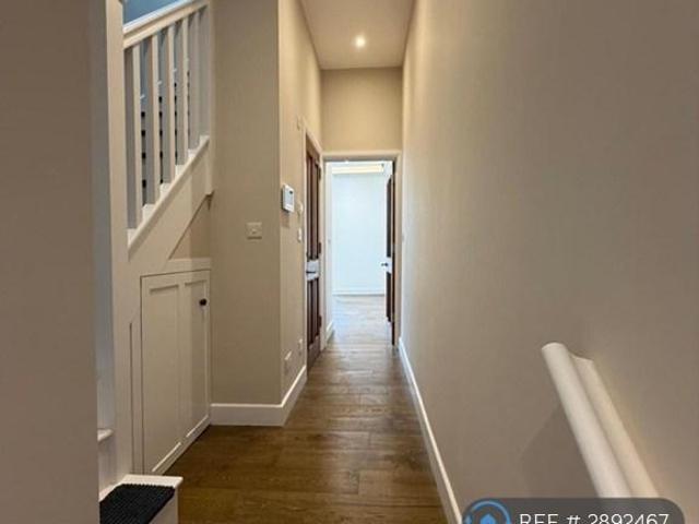 Top Preston Road, Brighton, BN1 3 bed flat to rent £2,795 pcm £645 pw