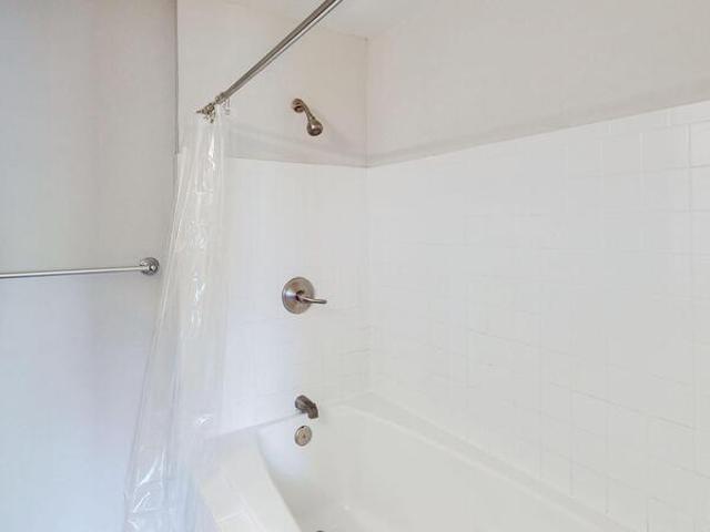 Top Rated College Park Home ! 5 Min to ATL Airport Available now: 1 Room with Private Bath, 1 Room with Shared Bath and Private Entrance! AND No Move in Fee!