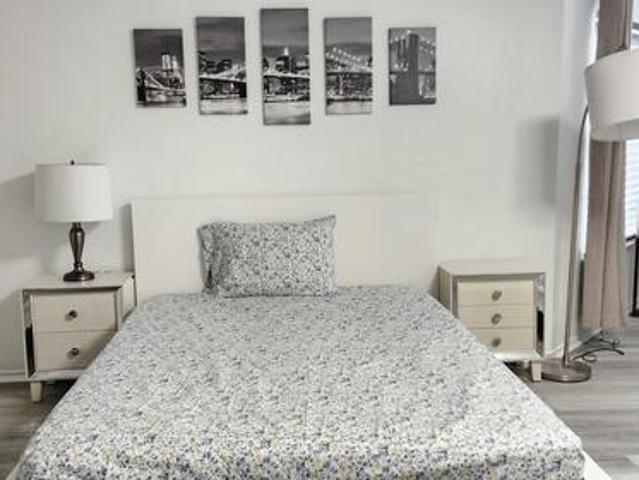 Top Rated Cedar Park / Leander Home Smart TVs + 1Gig WiFi + Prof. Cleaning + Build Credit + Quiet Private Living