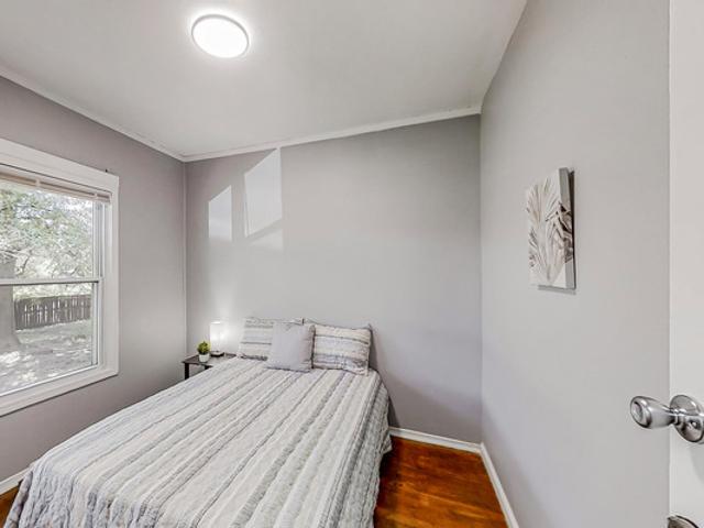Top Rated Host | Private, Safe & Secure and Fully Furnished Rooms | High Speed Fast Wi Fi | Near Public Transit | Clean & Comfy Riverdale Stay