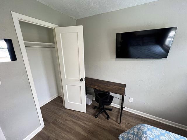 Top Rated Host! South Side Houston | Exclusive 3 Room Home + All Utilities!