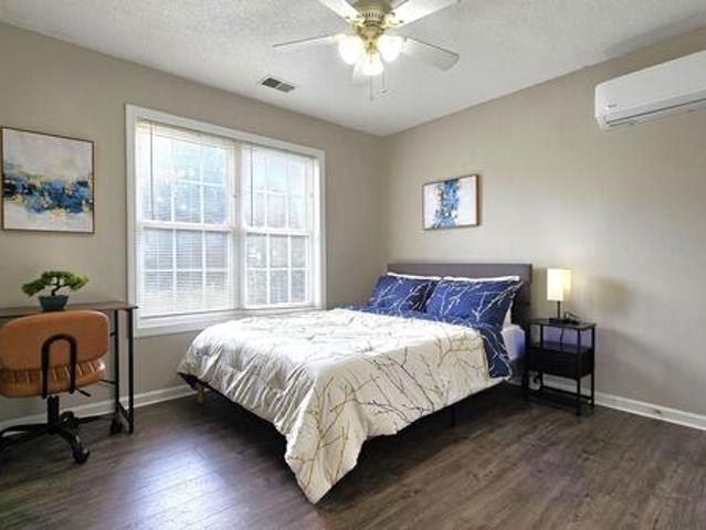 Top Rated High End Home | Fresh Renovations | Professional Cleaning | Hi Speed WiFi | Excellent Location and More