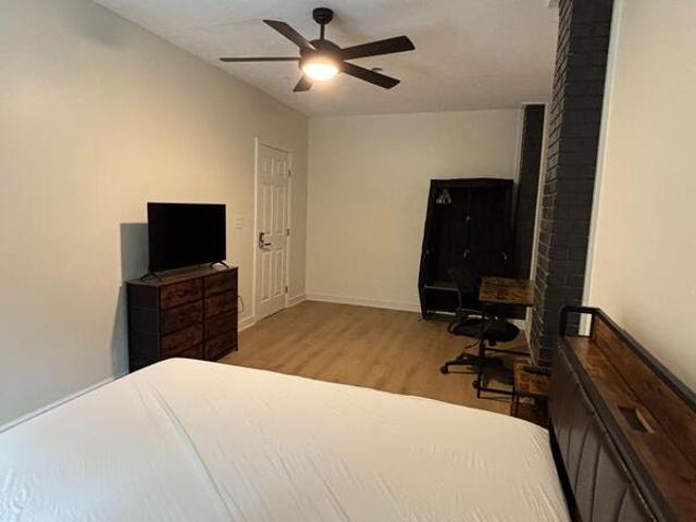 Top Tier Home w/ a Responsive Host Clean, High Quality, Drama Free, Safe Community with Smart TV and Private Workspace in Every Room