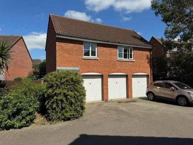 Topaz Drive Sittingbourne Kent 1 bed apartment to rent £1,00.