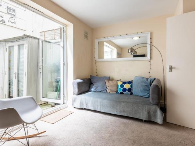 Topcentral 1Bed Patio by Sea 4 6 Month £1250+Bills