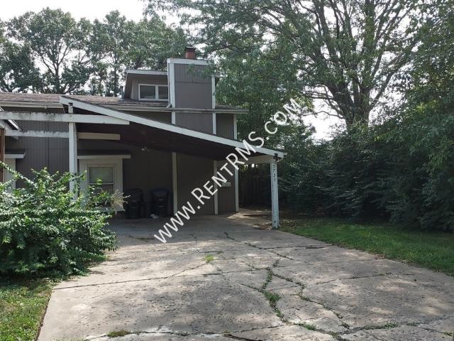 Topeka West School District* 5733 SW 20th St 3 BED/2 BATH