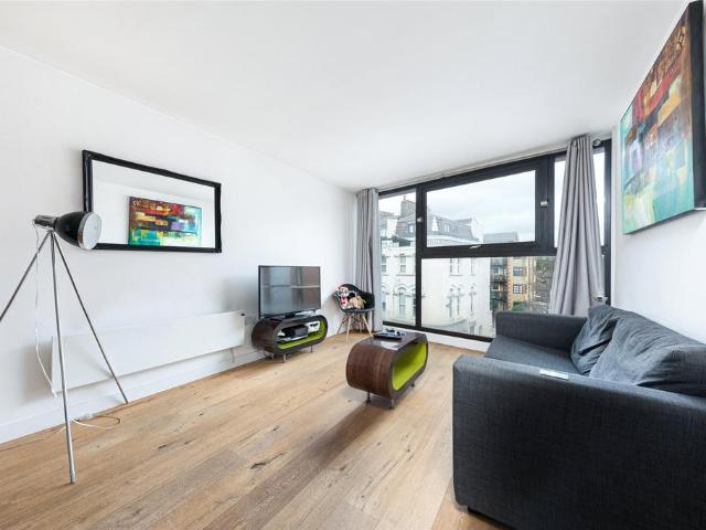 Topham Street, Clerkenwell, London 2 bed flat to rent £3,250 pcm £750 pw