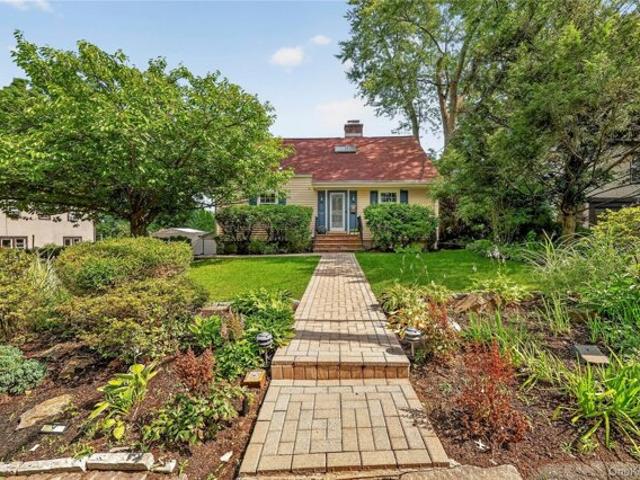 Topland Rd, White Plains, Home For Sale
