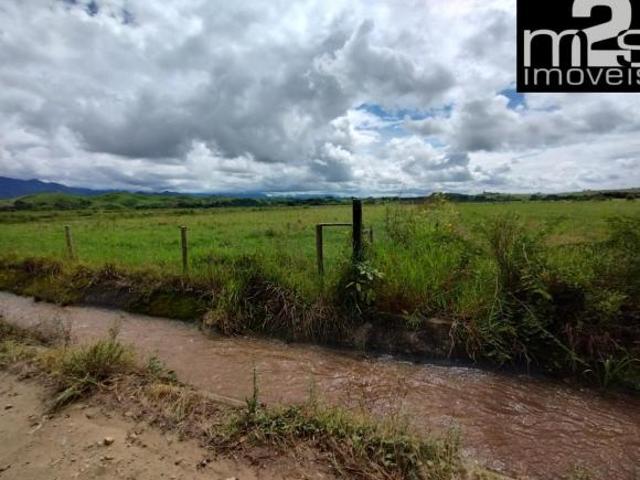 Topografia 100% Plana, Córrego Na divisa, Vista da Serra e Fácil Acesso
