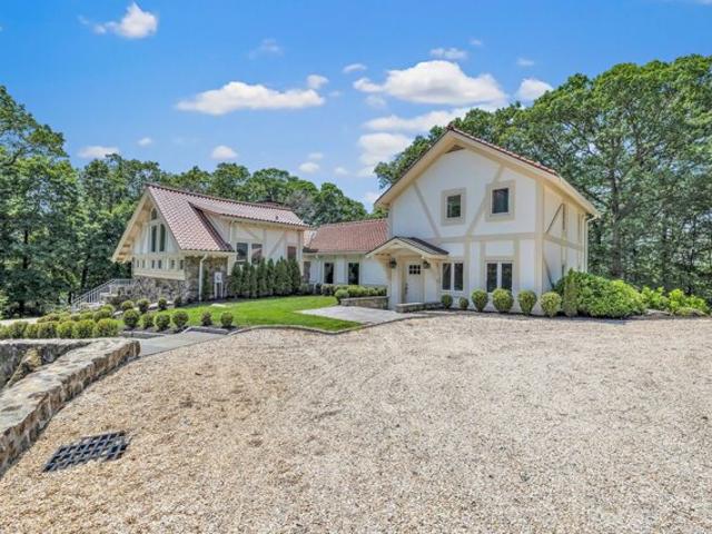 Topping Ln, Norwalk, Home For Sale