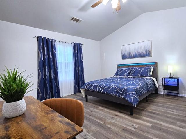 Toprated host | Highend home and neighborhood in L