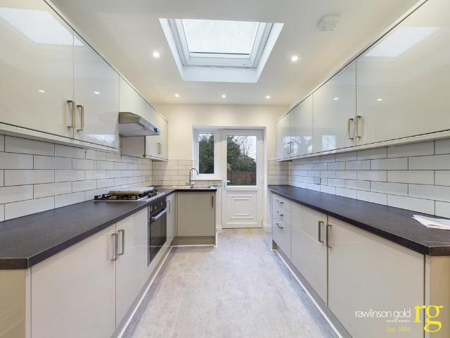 Torver Road, Harrow 2 bed ground floor flat to rent £1,875 pcm £433 pw