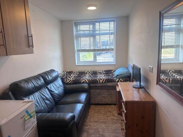 Torver Road, Harrow HA1, Room to rent, £980 pcm | PrimeLocation